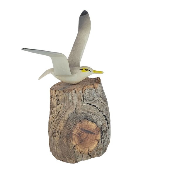 Accents | Vintage Seagull Figurine On Driftwood Base | Poshmark